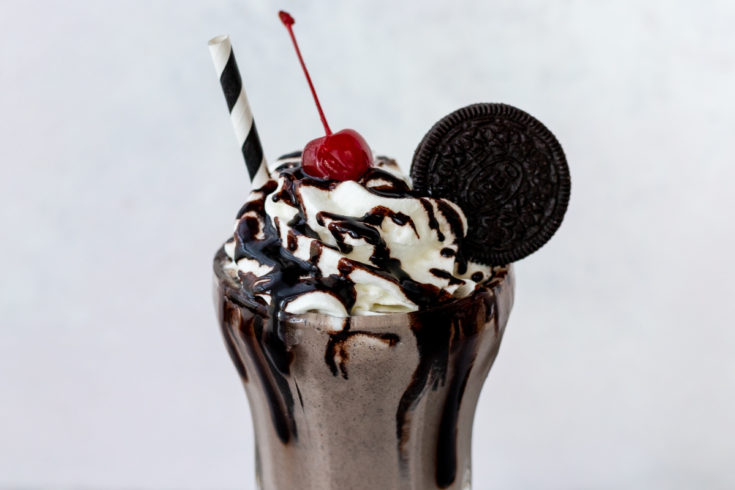 Creamy Cookies n' Cream Milkshake - Goodie Godmother