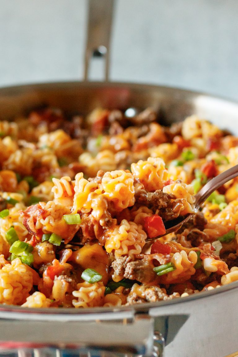 One-Pot Cheeseburger Pasta - Goodie Godmother